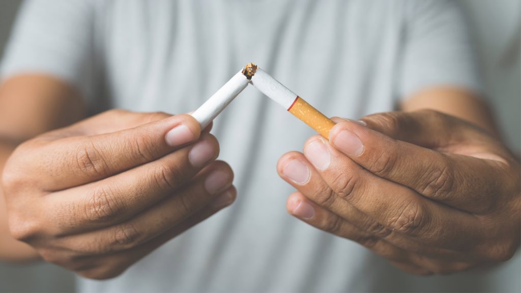 Stoppen met roken: hoe blijf ik op gewicht? - FIT.nl