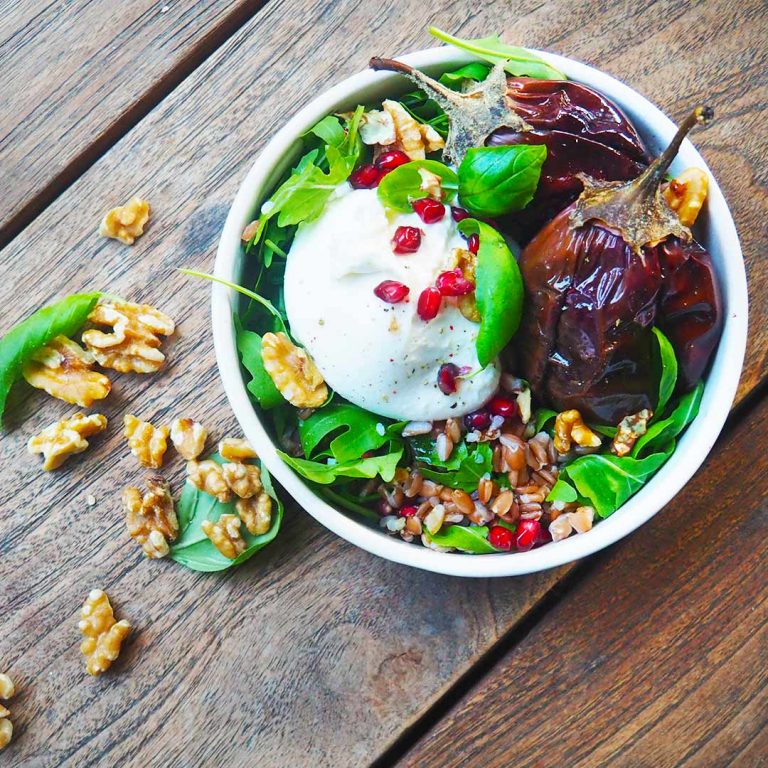 Recept: Burrata-salade met aubergine - FIT.nl