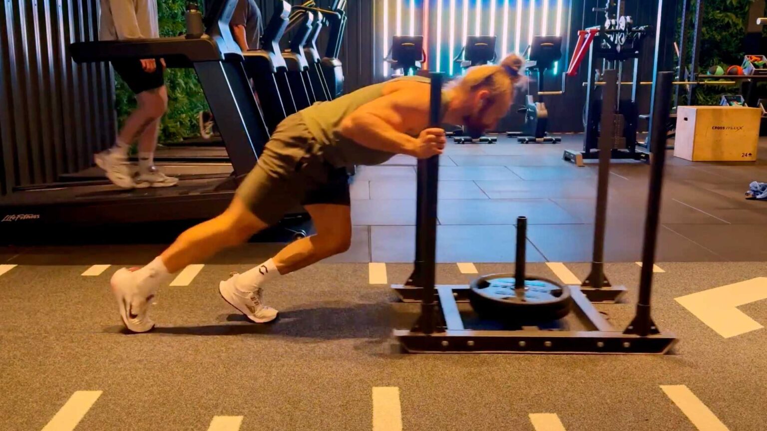 Sled push: uitleg & video - FIT.nl